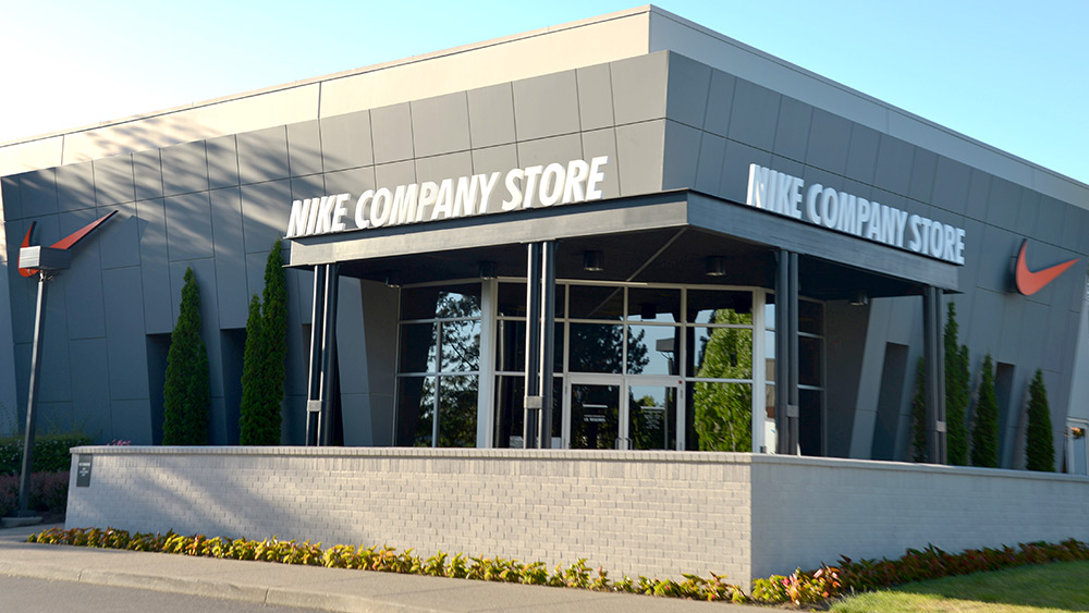 亞裔男子持槍在比弗顿購買Nike Pass被捕 - 波特蘭新聞