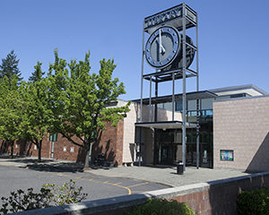 Midland Library. Multnomah County Libraries. - 波特蘭新聞